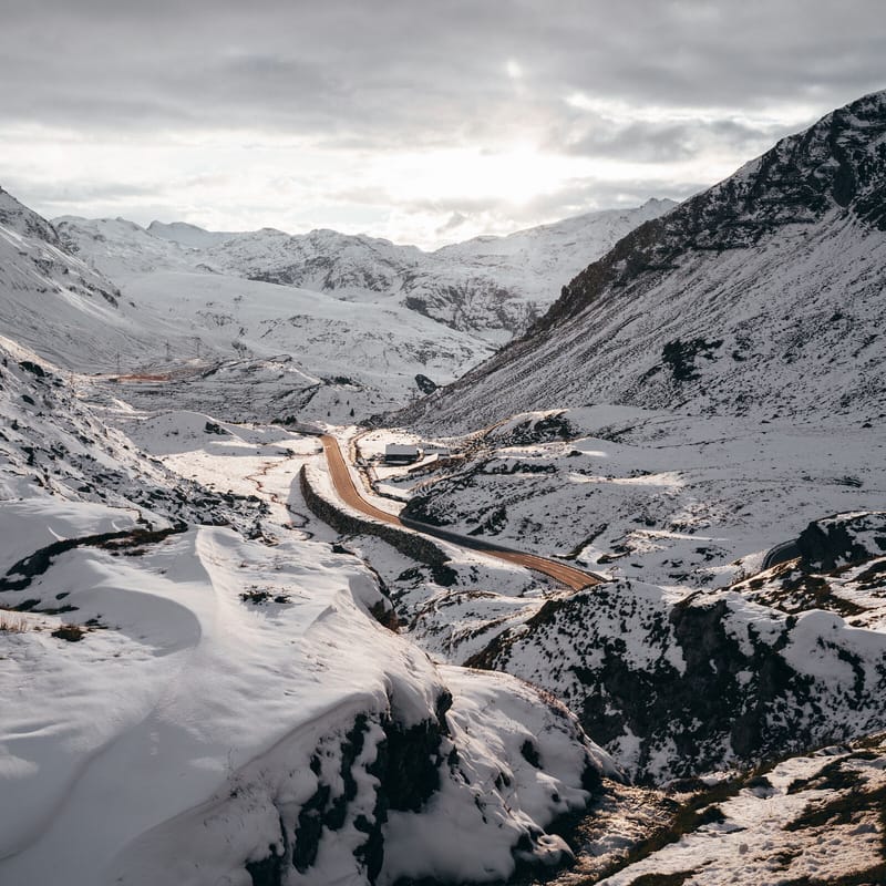 Sledding in the Engadin: fast-paced fun in the snow | Engadin, Switzerland